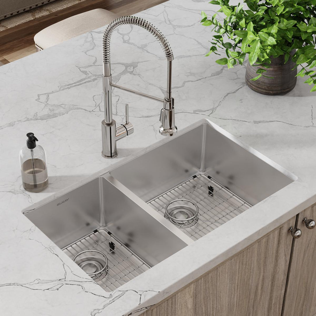 Elkay Crosstown 32" Undermount Stainless Steel Kitchen Sink with Fauce